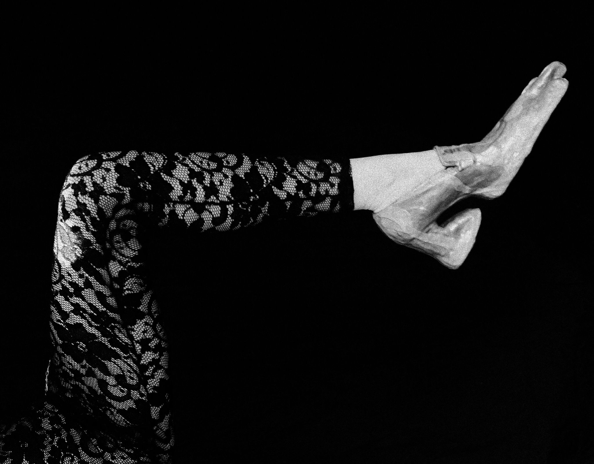 SICKY — Glitter, spikes and everything nice?